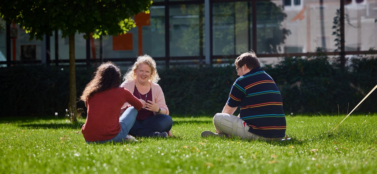 Edenhofer: Begegnung auf Augenhöhe - Engagement